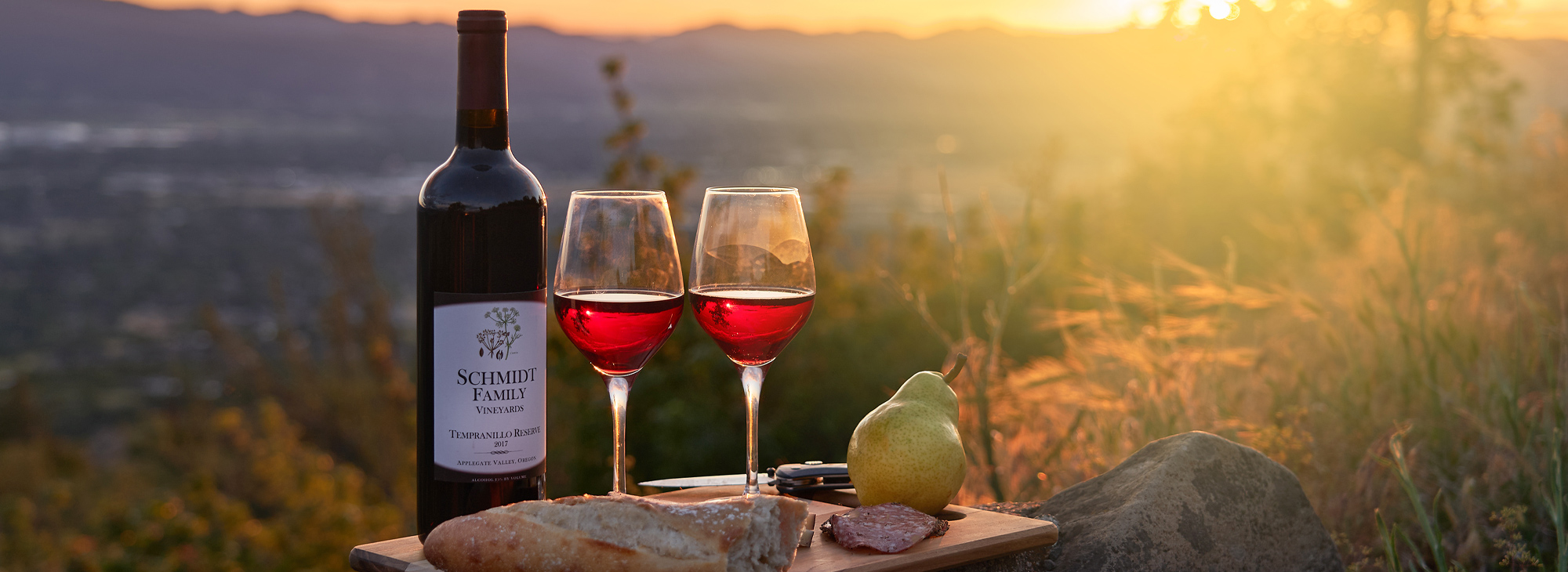 Noir and Nosh: Wine Tasting in the Rogue and Umpqua Valleys - Travel Oregon