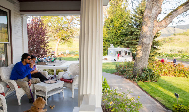 Eating Around the Fruit Loop - Travel Oregon