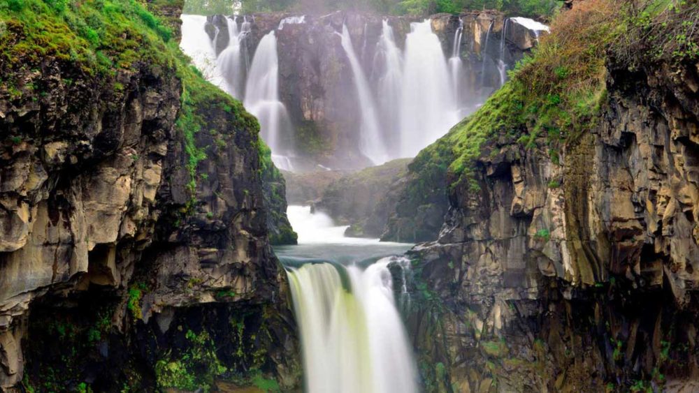 10 Top Adventure Spots in Central Oregon - Travel Oregon