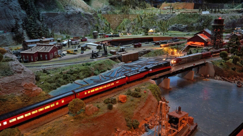 Kids’ Guide to Oregon Trains - Travel Oregon