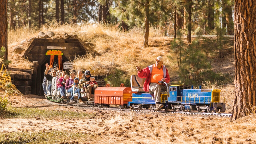 Kids’ Guide to Oregon Trains - Travel Oregon
