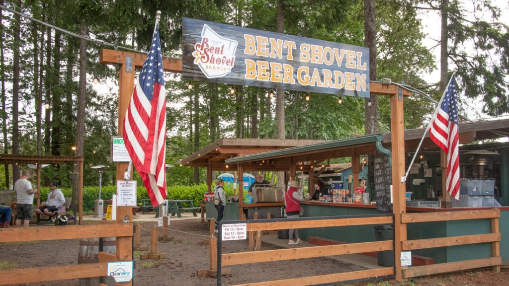 How to Recharge Along the Clackamas River - Travel Oregon