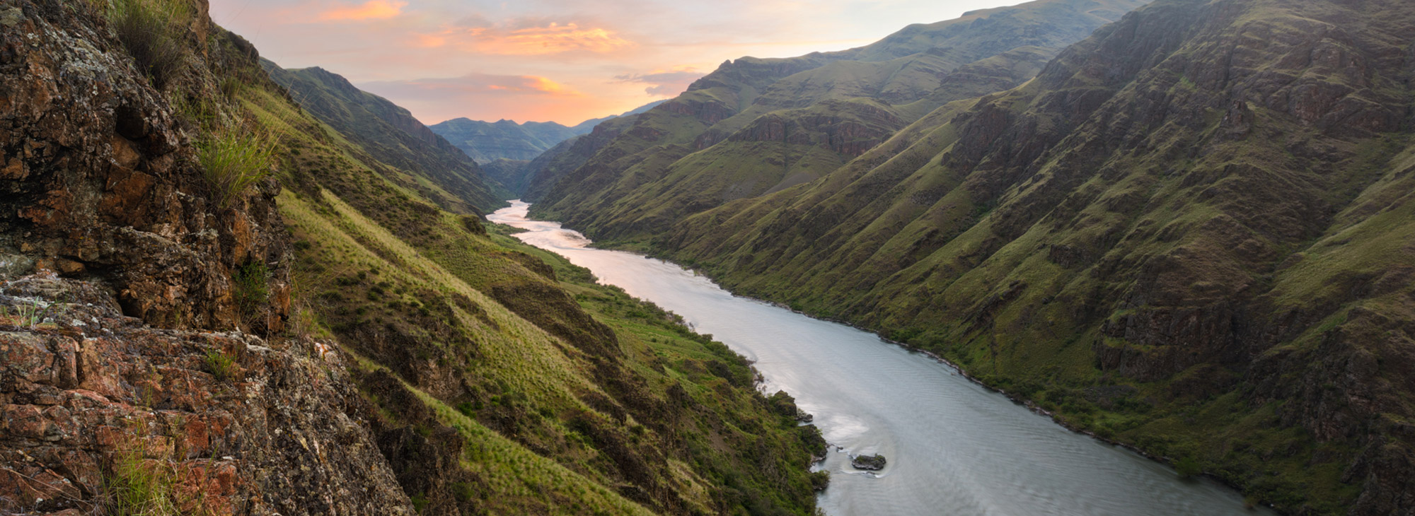 Beginner’s Guide to Rafting on Eastern Oregon’s Rivers - Travel Oregon