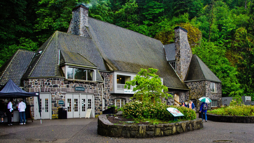 Winter Wonderland at Multnomah Falls - Travel Oregon