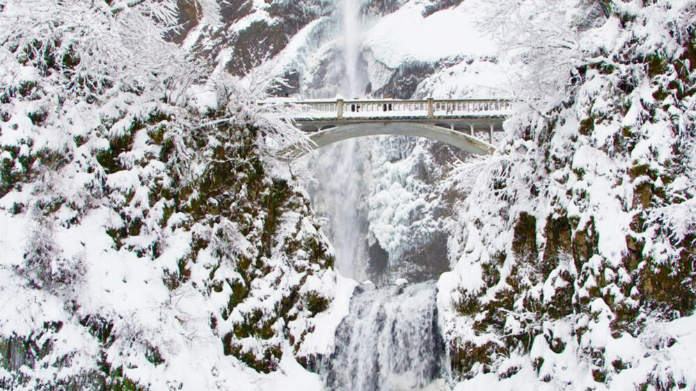 Winter Wonderland at Multnomah Falls - Travel Oregon