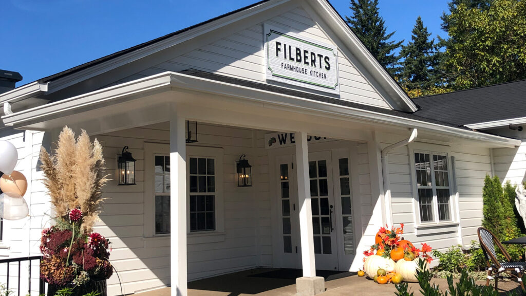 Romantic Winter Weekend in the Mid-Willamette Valley - Travel Oregon